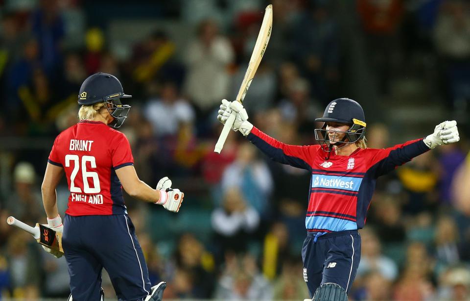 Danni Wyatt powers England's record-breaking chase | Sussex Cricket