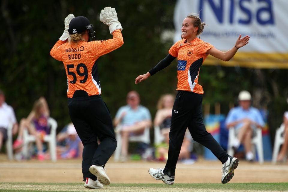Southern Vipers in action at Hove on Thursday evening | Sussex Cricket